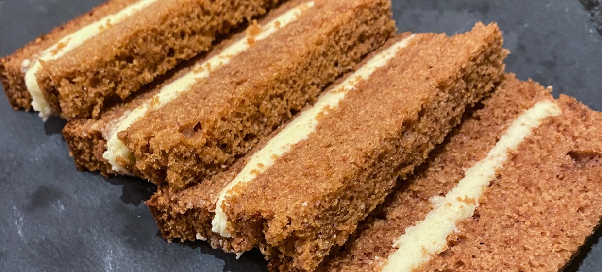 Veras Veranda: Sirapskaka med mandelkräm – En Sueco